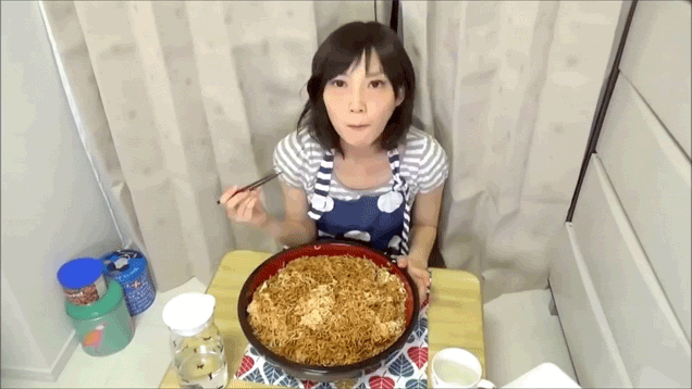 Watch Japans Gluttonous Beauty” Devour 150 Chicken Mcnuggets Like Its No Big Deal First We