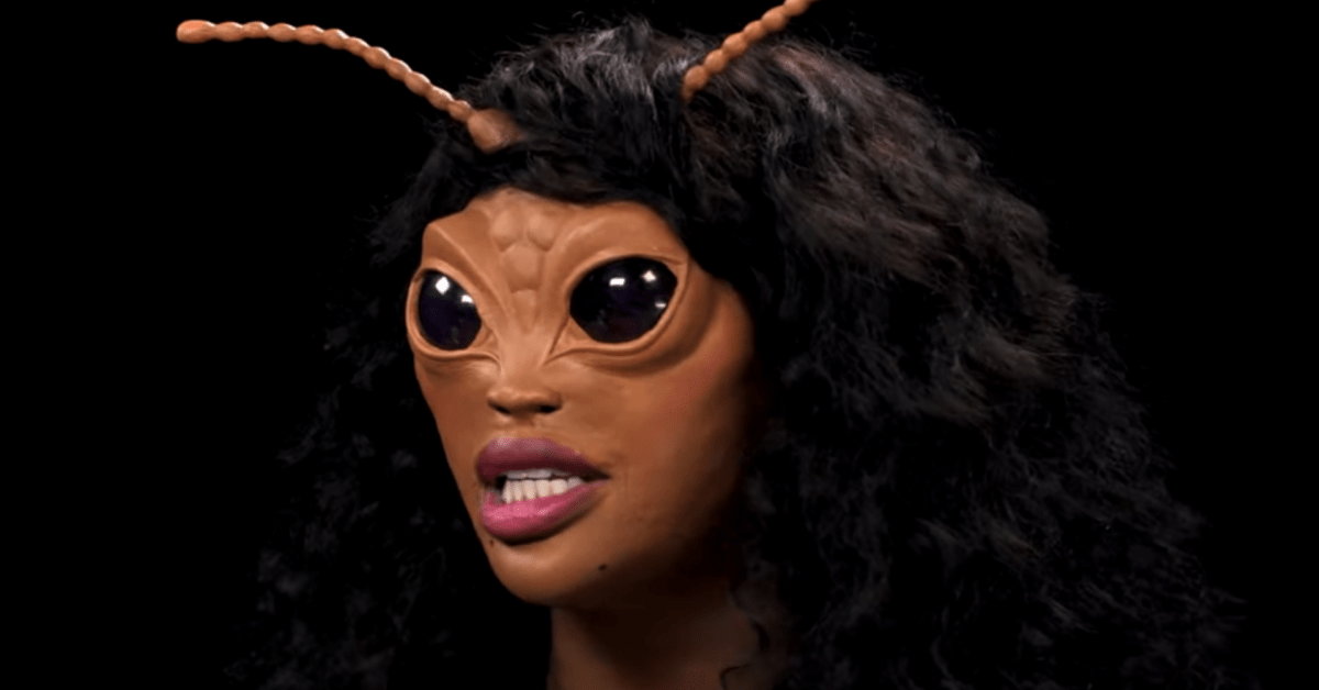 SZA Explains Wearing a Bug Mask on 'Hot Ones'