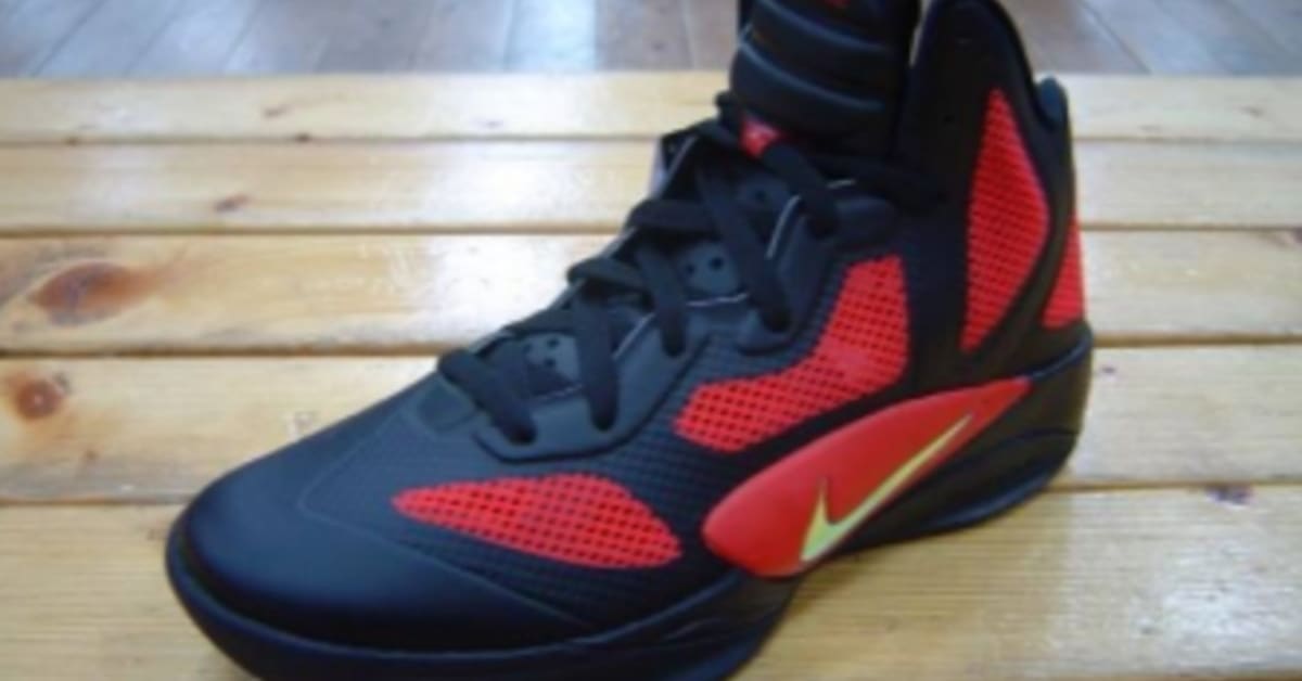 Nike Zoom Hyperfuse 2011 - Black/Metallic Luster-Sport Red - New Image