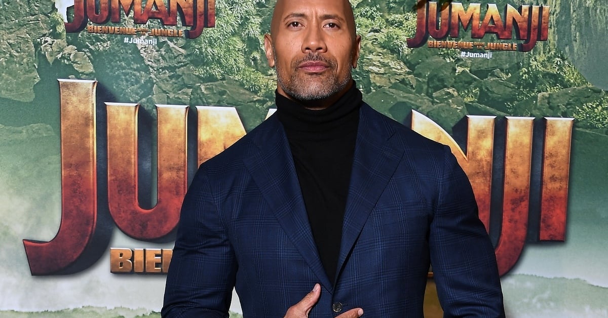 Dwayne Johnson Sings Christmas Song Wearing Iconic '90s R...