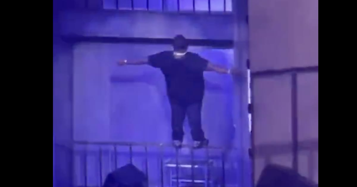 Rod Wave Goes Full Stuntman, Jumps Off Balcony During Con...