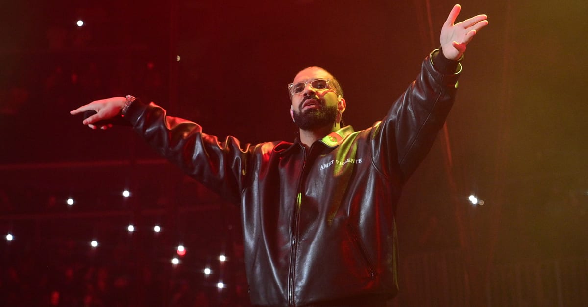 Watch Drake Surprise Fans Waiting for Wristbands to It’s ...