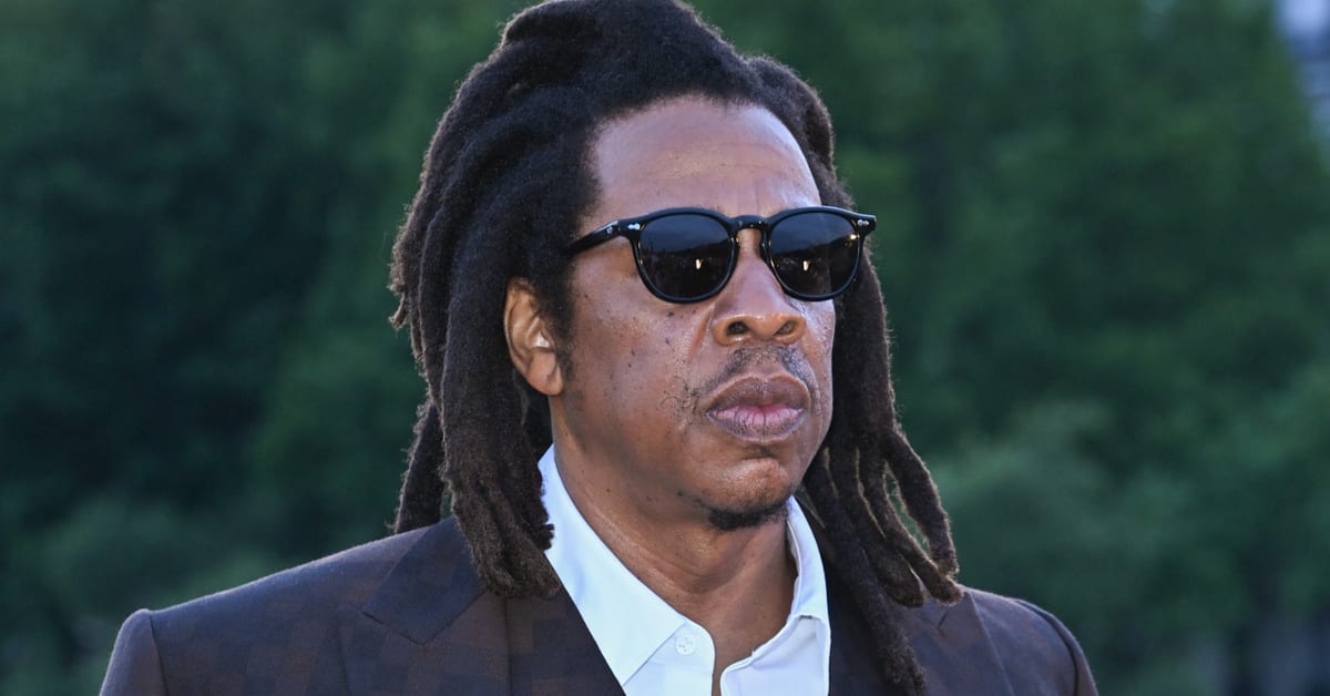 Jay-Z Lyrics on Display on Brooklyn Library Facade (UPDAT...