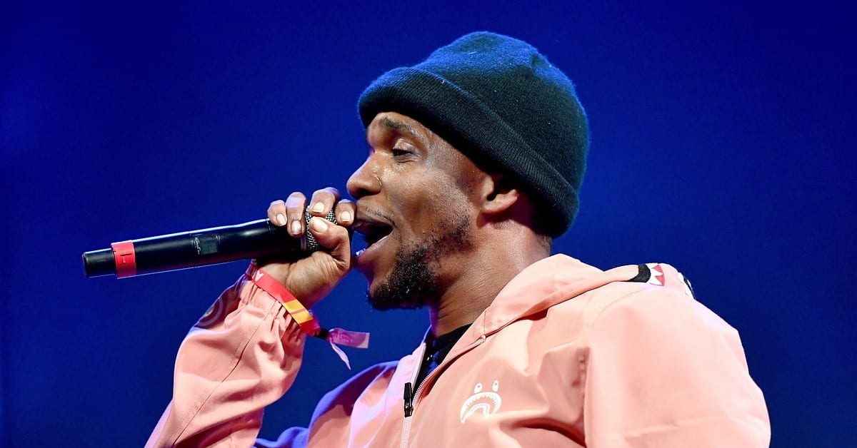 Fan Gives Currensy Weed Every Time Rapper Played Favorite...