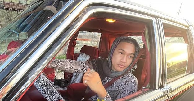 Premiere: St4r Contemplates a Situationship on “50 Miles”