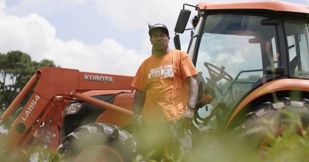 Ronald Simmons is Building the Future of Barbecue One Hog...