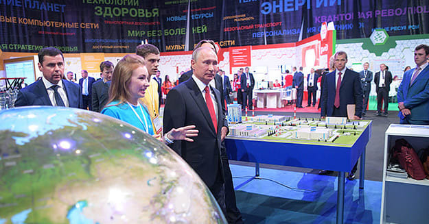 Russian State TV Confuses Man in Suit for Advanced Robot