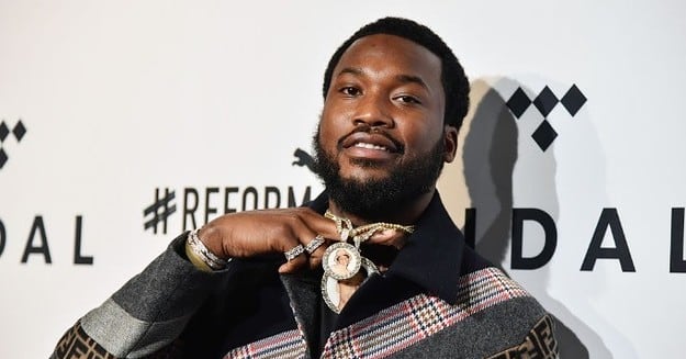 Meek Mill Performs "Oodles O' Noodles Babies" With the Ro...