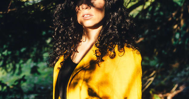 Premiere: London Soulstress Sipprell Gets "Personal" In D...