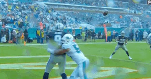 Tony Romo Avoids Safety With Left-Handed Pass