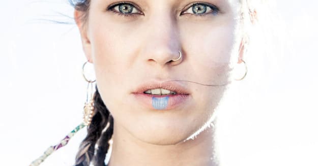 Premiere: Elliphant - "Love Me Badder"