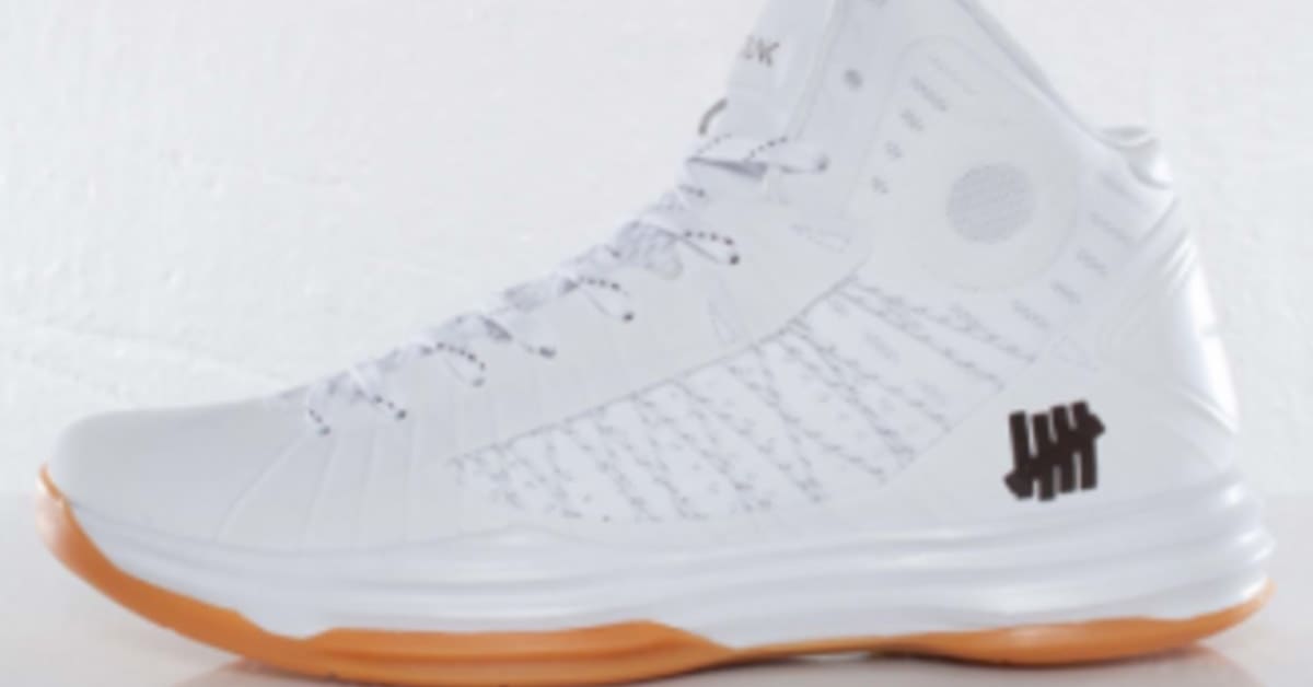 Undefeated x Nike Hyperdunk 2012 - "Bring Back Pack"