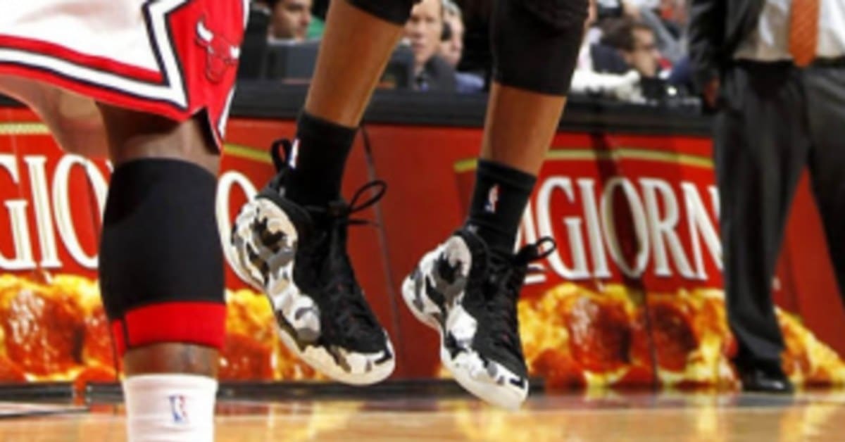 NBA Sneaker Watch // Rajon Rondo Wears Nike Air Foamposit...