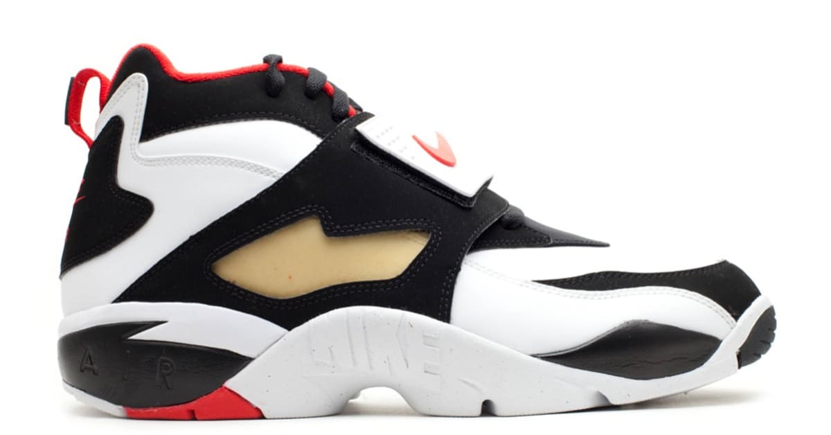 Deion Sanders Reportedly Re-Signs Deal With Nike Deion Sanders Reportedly Re-Signs Deal With Nike