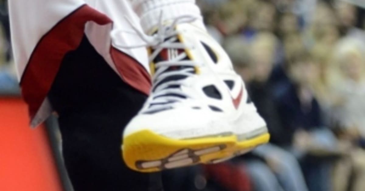 A Closer Look at Chris Bosh's 'Heat' Nike Air Max Hyperposite 2 PE