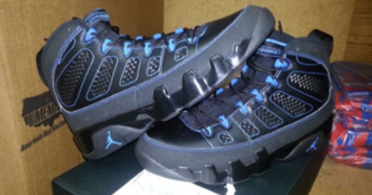 Air Jordan Retro 9 - Black/Photo Blue - Black Sole Error