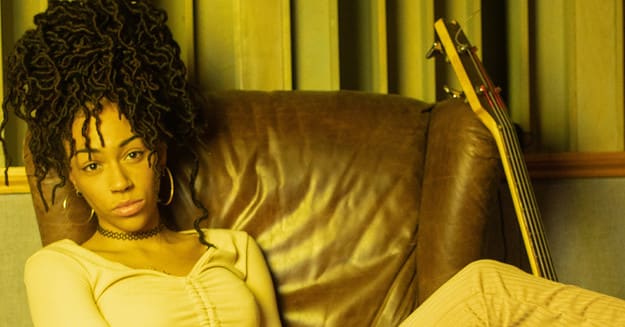 Premiere: Welsh Rapper Deyah Unveils Visuals For Laid-Back Number “Room 21”