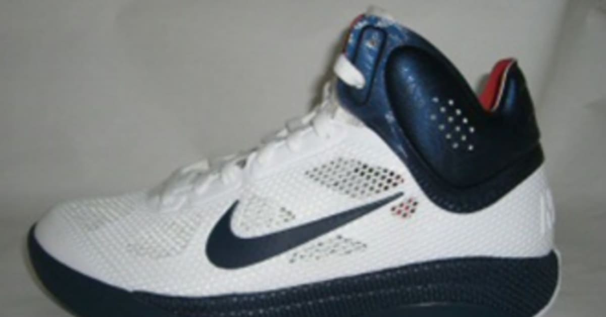 Nike Hyperfuse - White/Obsidian-Sport Red