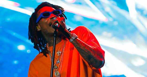 Wiz Khalifa Drops New Song "Hunnid Bands"