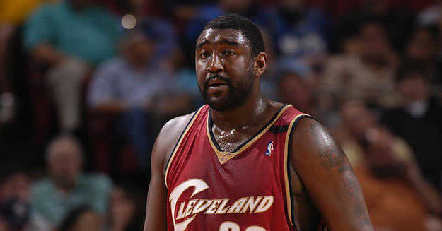 Clippers Broadcasters Take Jab at Robert 'Tractor' Traylor, Forgetting ...