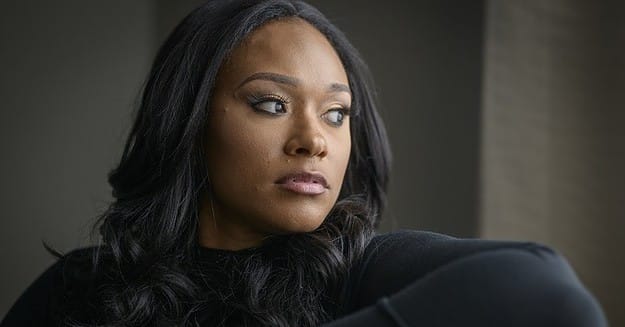 R. Kelly Accuser Lisa Van Allen Emotionally Recounts Living With Him to ...