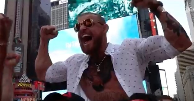 Conor McGregor Lookalike Causes a Frenzy as He Strolls Through New York ...