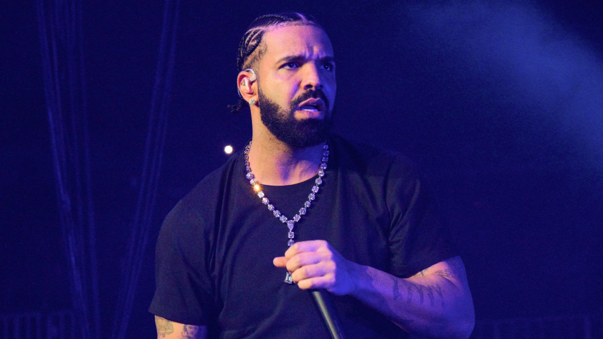 Drake Reacts as Trainwreckstv Brings Up Nude Leak on Stre...