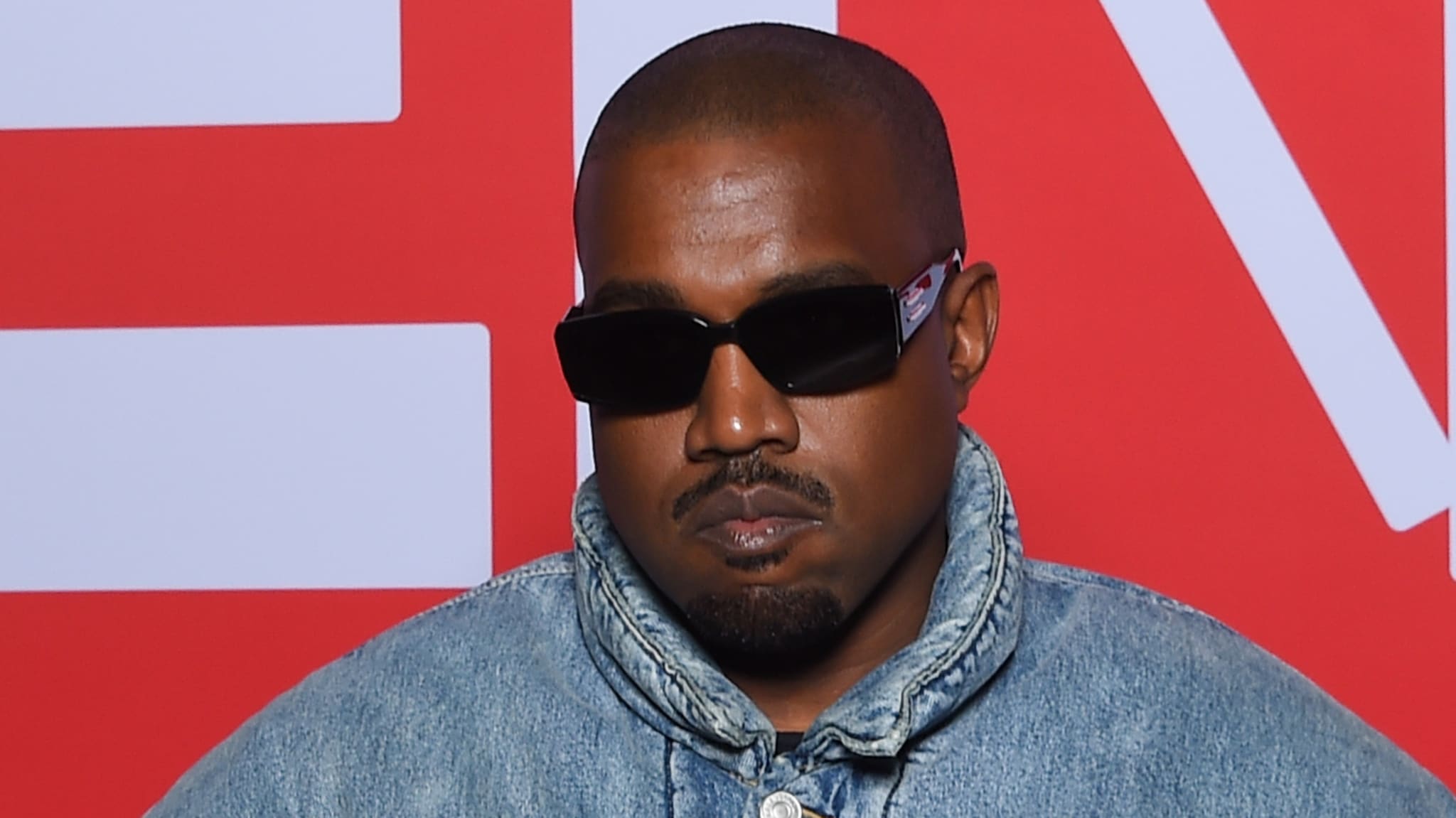 Kanye West Unveils 'Bully' Track List as Physical Copies ...