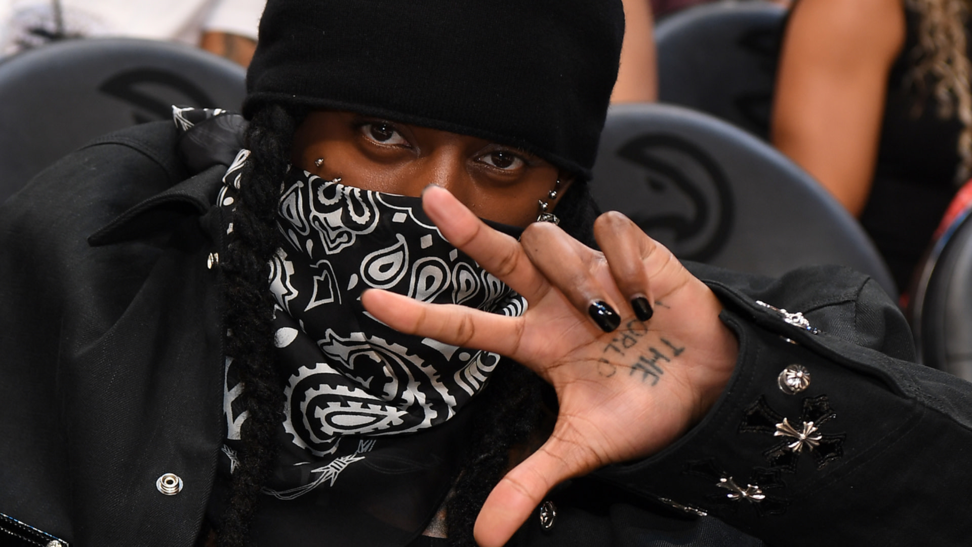 Playboi Carti Seemingly Warns Paparazzi He'll 'Smack' The...