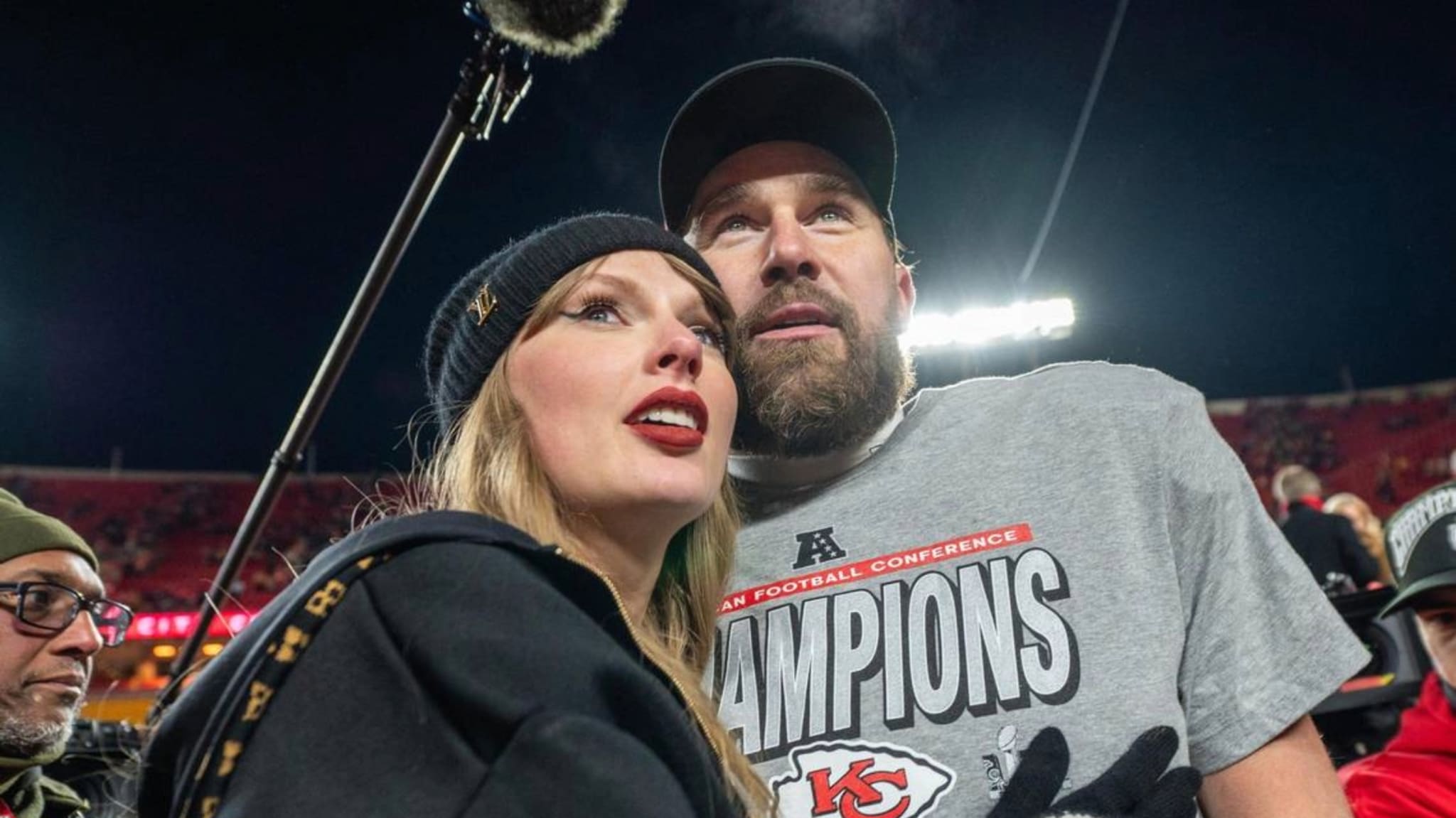 Travis Kelce Hints at The "Best Gift" From Taylor Swift f...