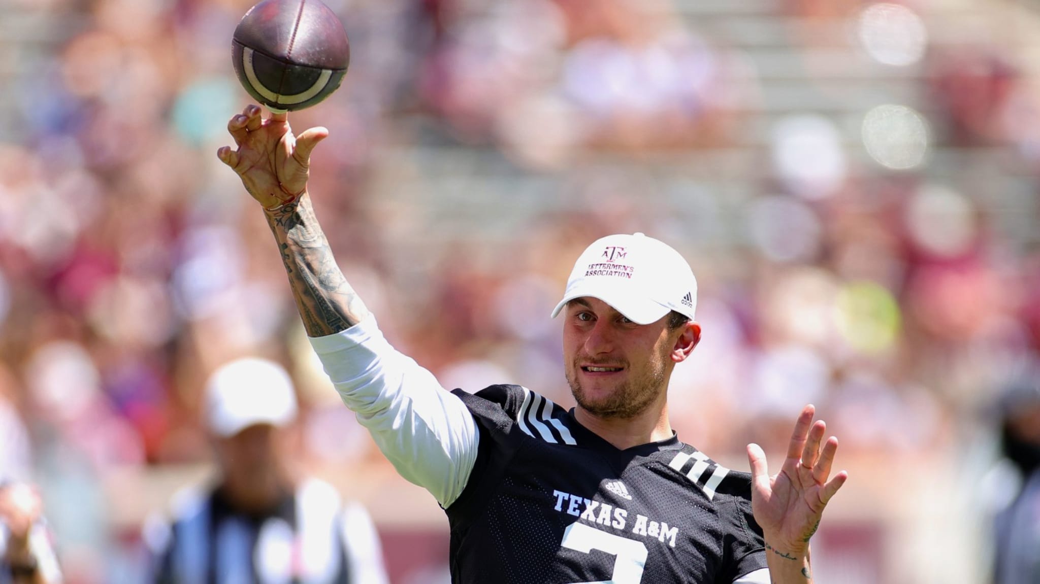 Johnny Manziel Defends Texas A&M Cop in Viral Tunnel Vide...