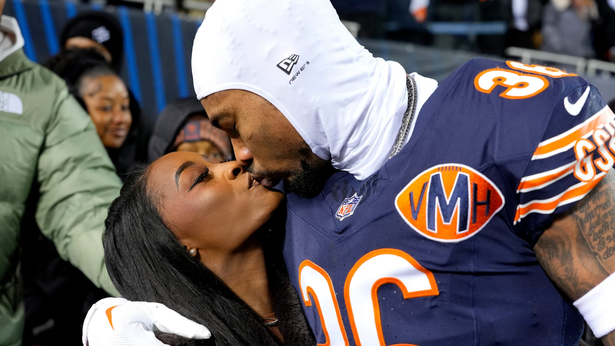 Jonathan Owens Praises Simone Biles for Being at Every Game Before Playoffs