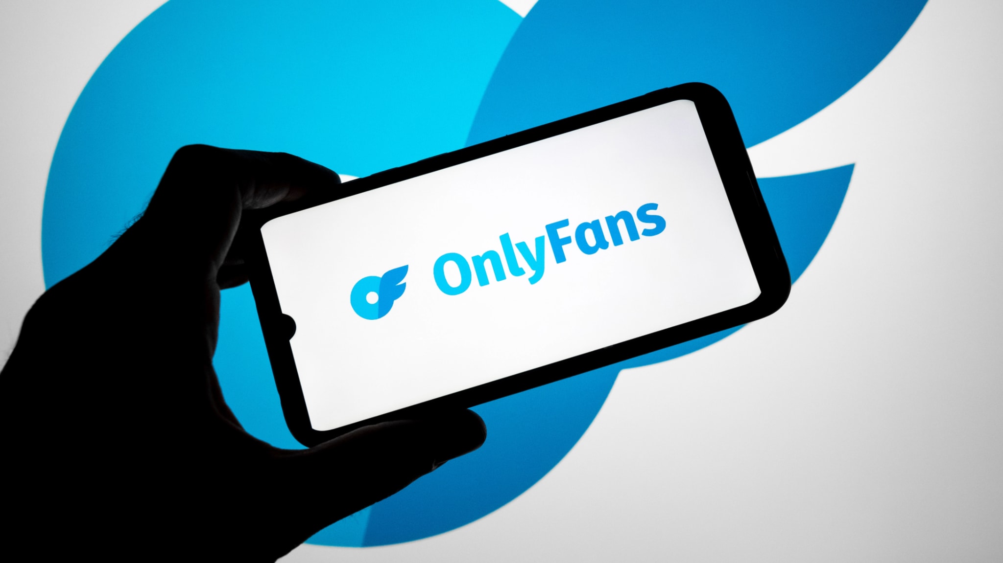 OnlyFans Star Breckie Hill Calls Out ‘Fake’ Creator Earni...