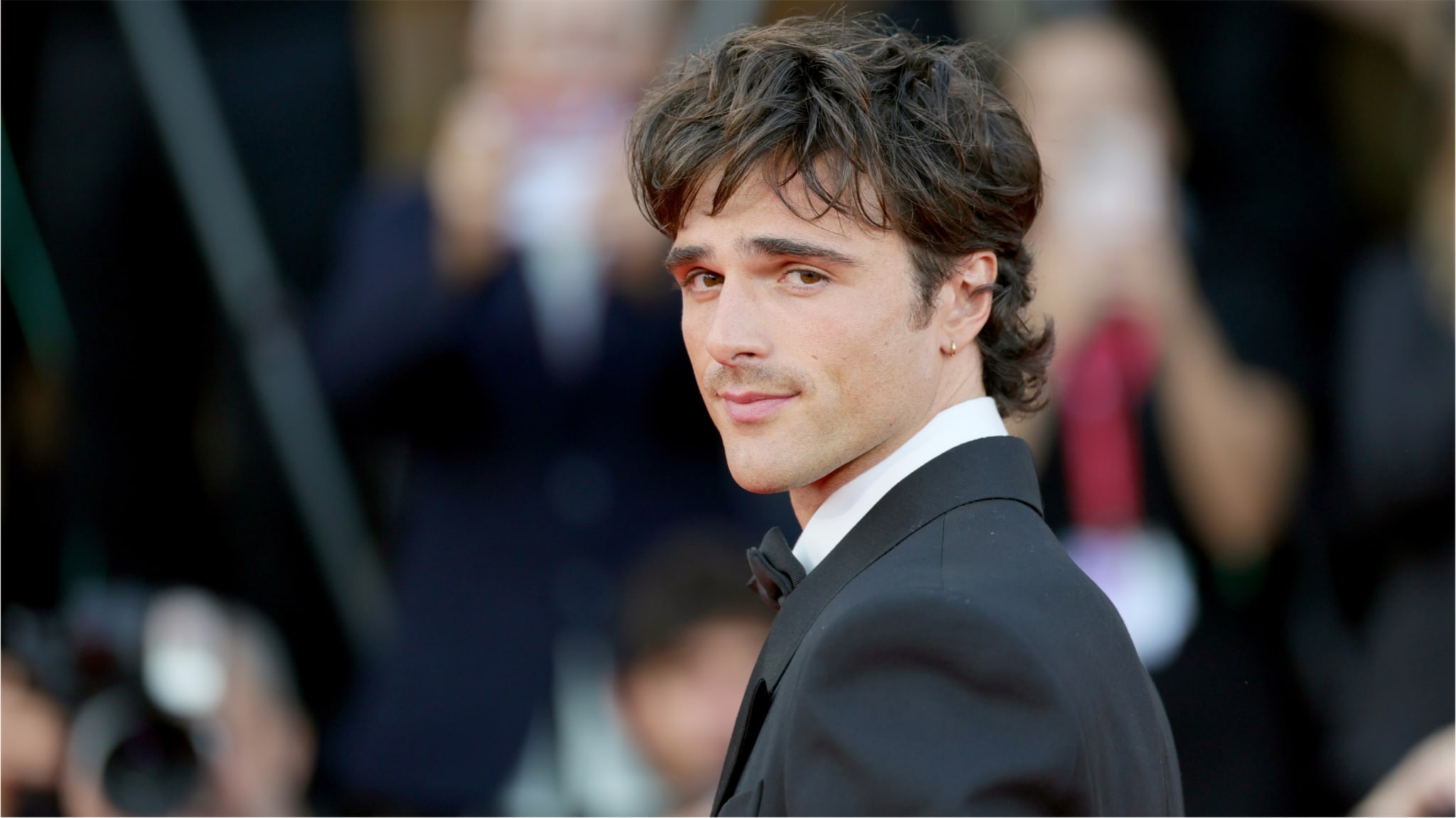 Jacob Elordi’s ‘Ridiculously' Handsome Frankenstein Monst...