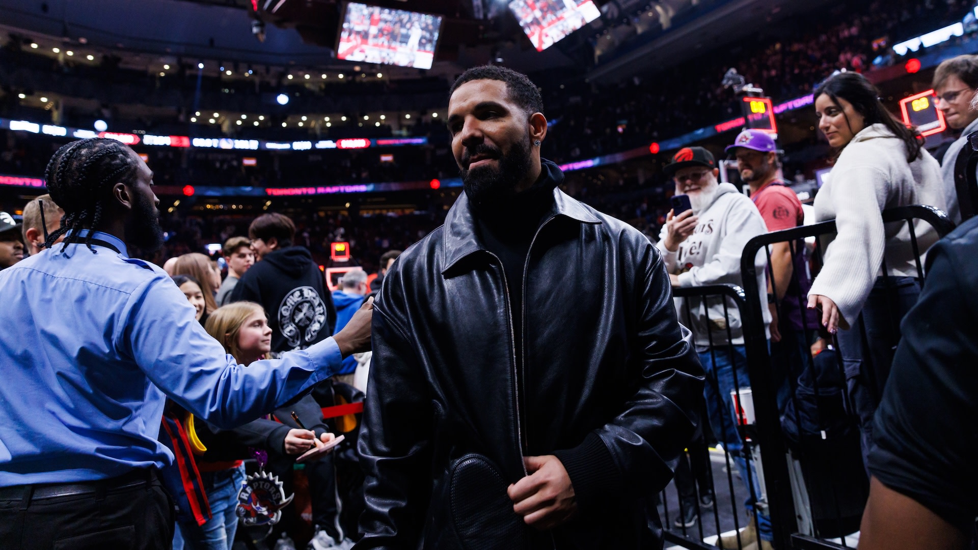 Drake Posts Shirtless Selfie Showing Off Abs, Video of Hi...