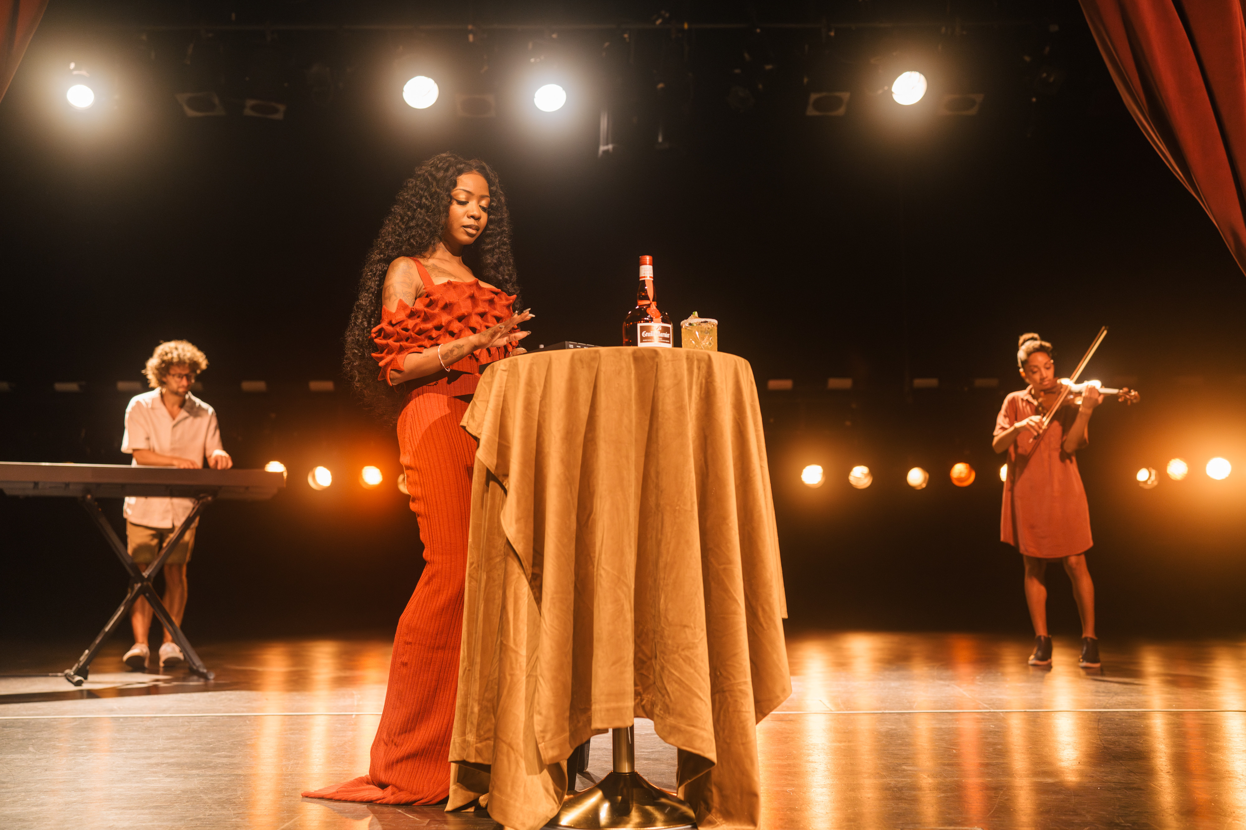 Grand Marnier’s Grand Sessions: Siobhan Bell Builds a New...