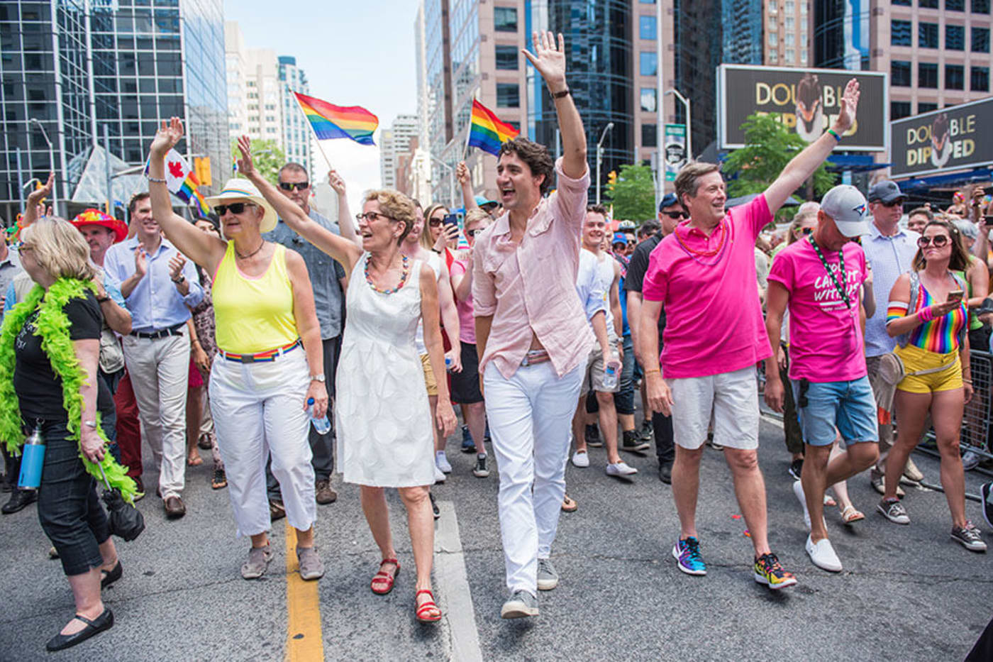 Prime Minister Justin Trudeau Makes History By Marching In Torontos Pride Parade Complex Ca