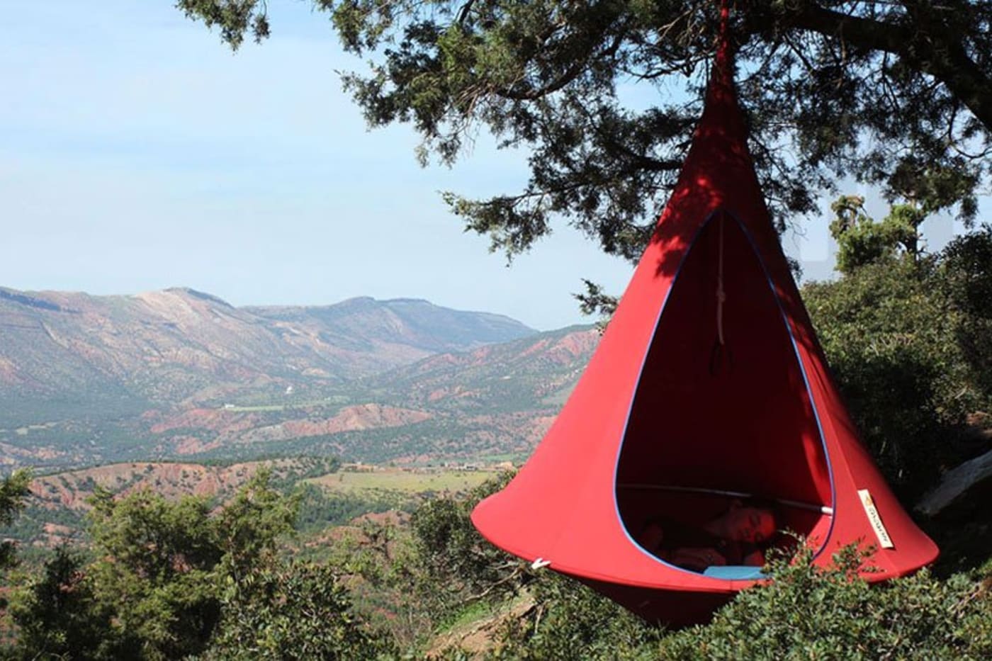 Cacoon” Hanging Hideaway Made By Hang In Out Complex