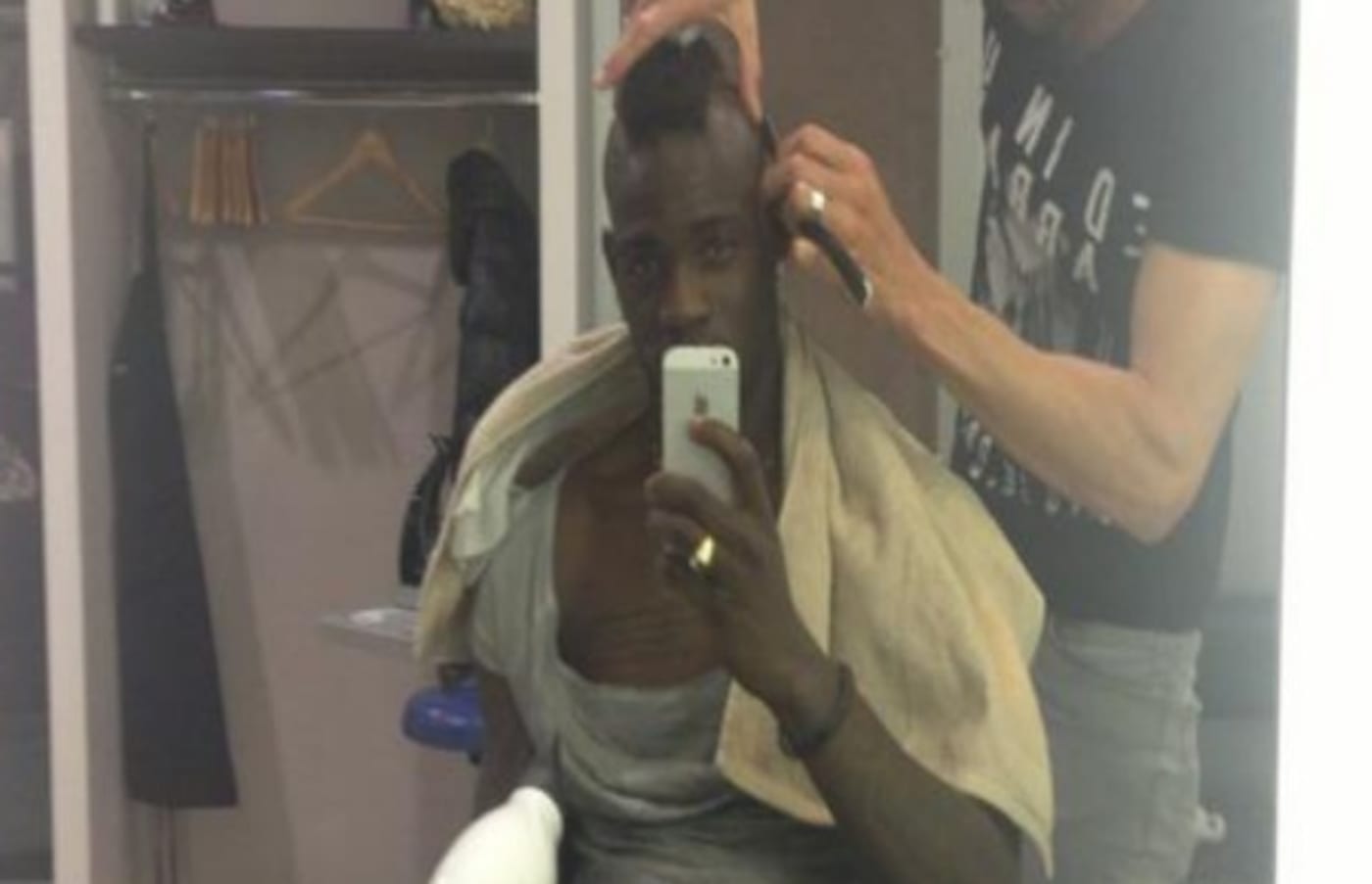 Mario Balotelli’s New Haircut Is Every Bit as Awesome as You’d Expect ...