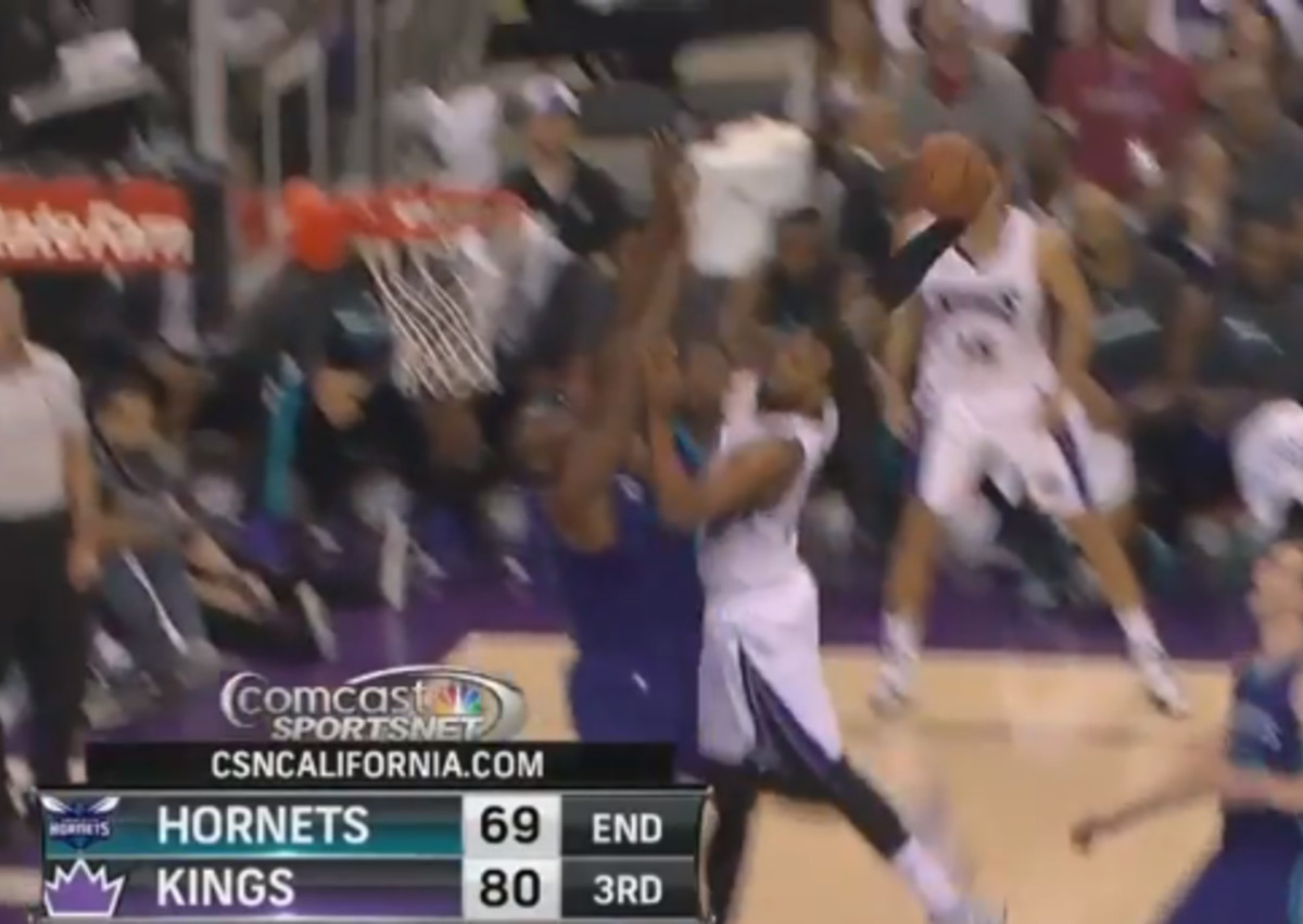 Derrick Williams (Kings PF) Posterizes Bismack Biyombo (Hornets C ...