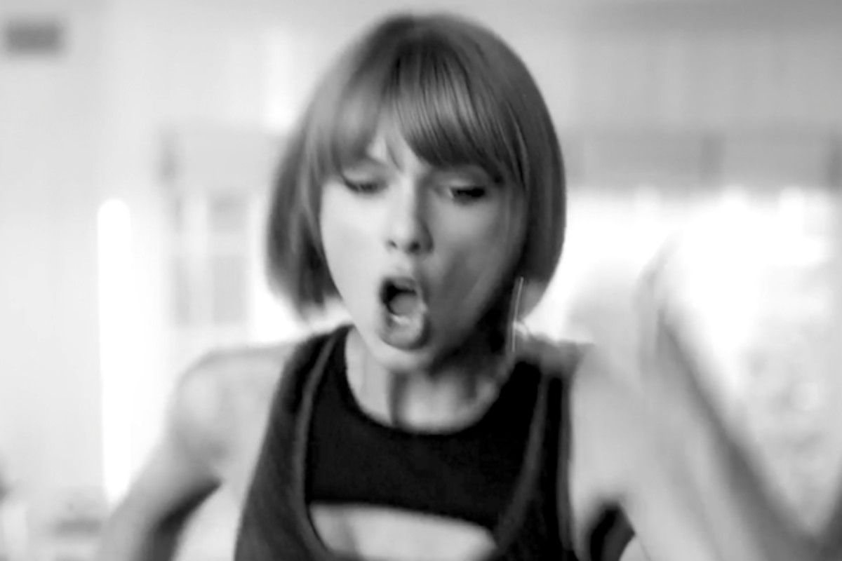 Watch Taylor Swift Fall on Her Face While Rapping “Jumpman” | Complex