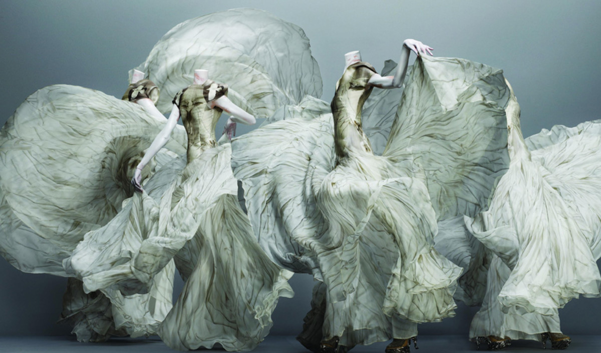 Alexander McQueen s Savage Beauty Exhibit Is Most Popular Of All Time alexander-mcqueen-s-savage-beauty-exhibit-is-most-popular-of-all-time