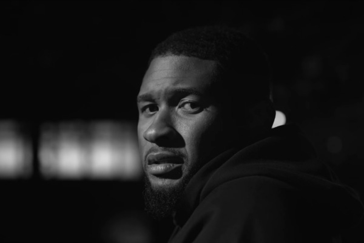 Usher Speaks Up for the Victims of Police Brutality in “Chains” Video ...