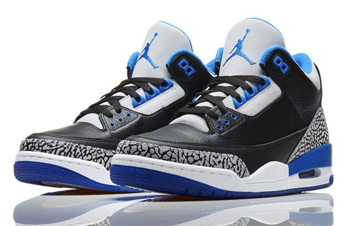 The Top 10 Selling Sneakers In August Complex the-top-10-selling-sneakers-in-august-complex