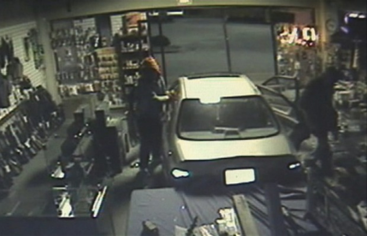 Thieves Drive A Car Through The Front Of A Gun Store In Georgia And