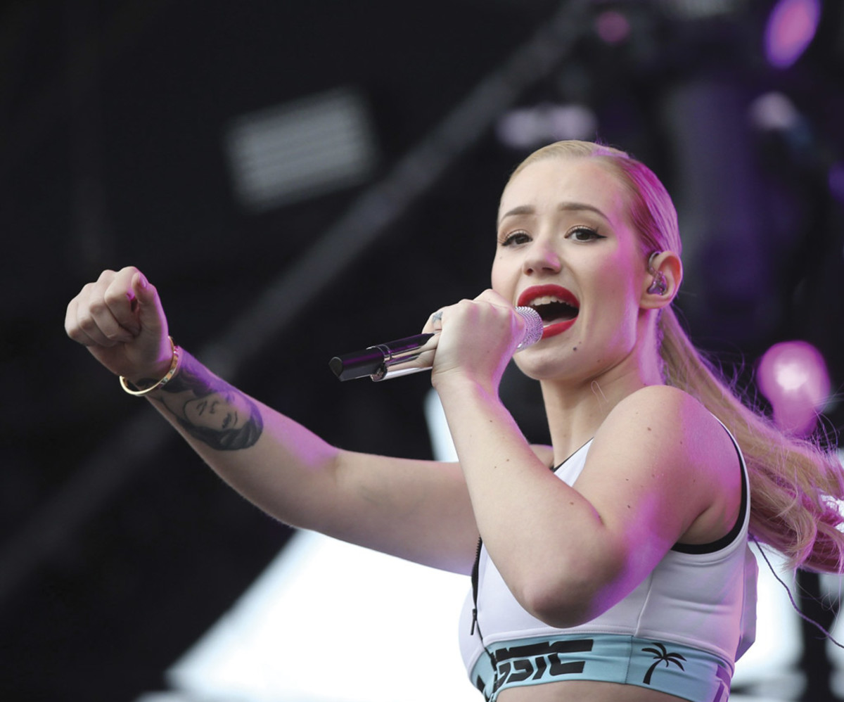 Iggy Azalea Falls Off Stage During Benefit Show | Complex
