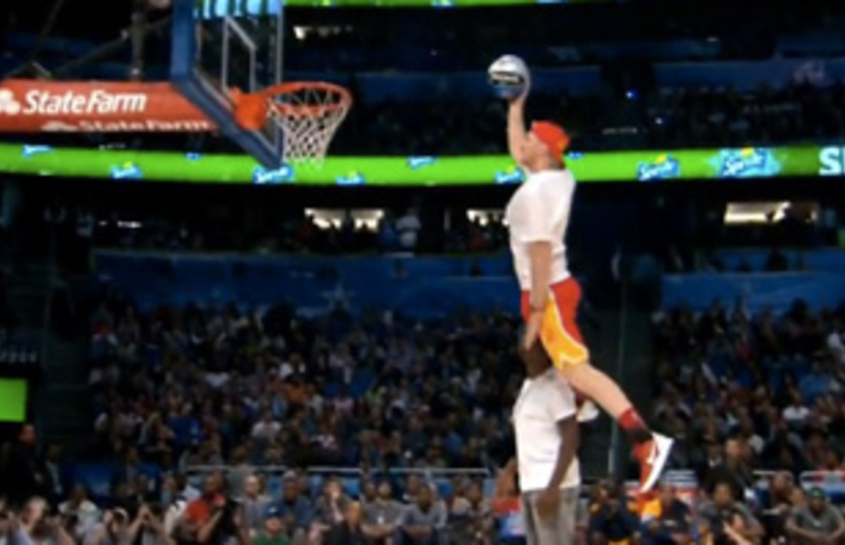Watch Diddy Get Jumped Over By Chase Budinger In The NBA Dunk Contest ...