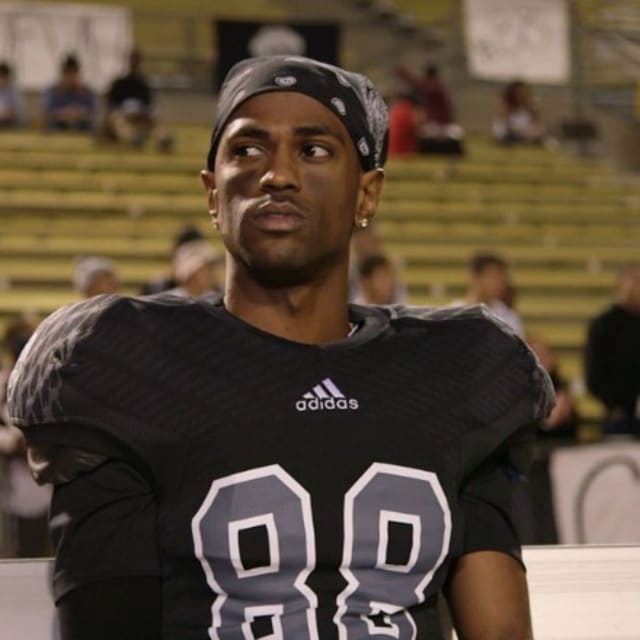 One of Big Sean's wide receivers is wearing the jersey number 77. - 7 ...