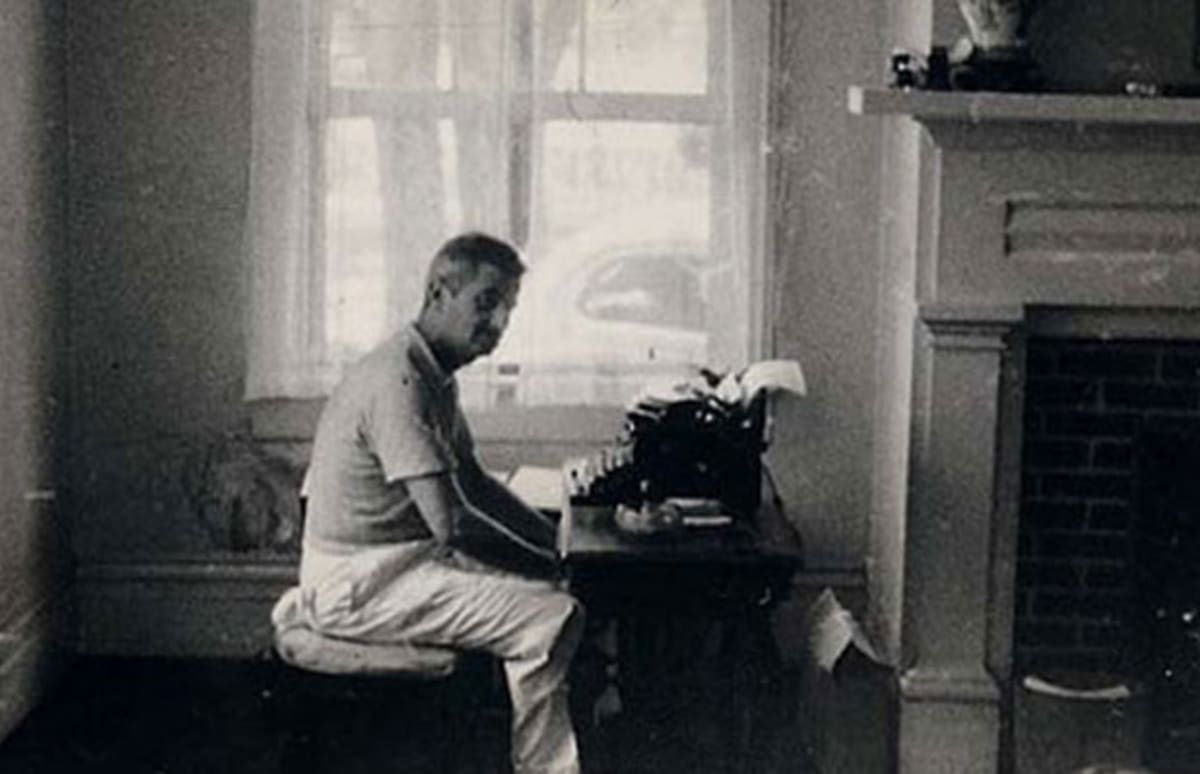 Gallery: Famous Writers at Their Typewriters | Complex