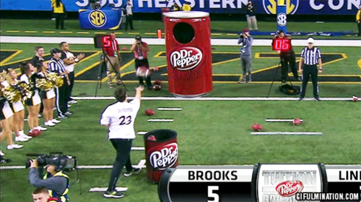 One Guy Has the Worst Throwing Form Ever, Wins $100,000 Anyway (GIF ...